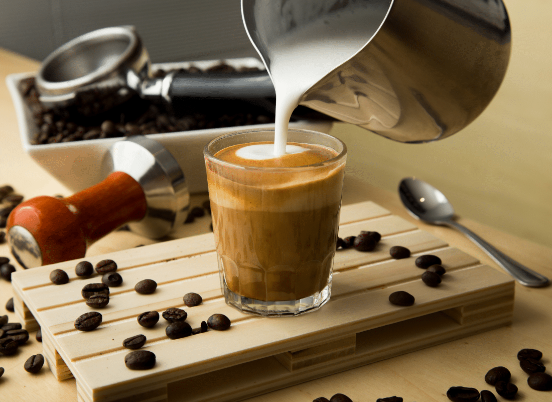Cortado Vs Latte: What's the Difference? - Brew That Coffee